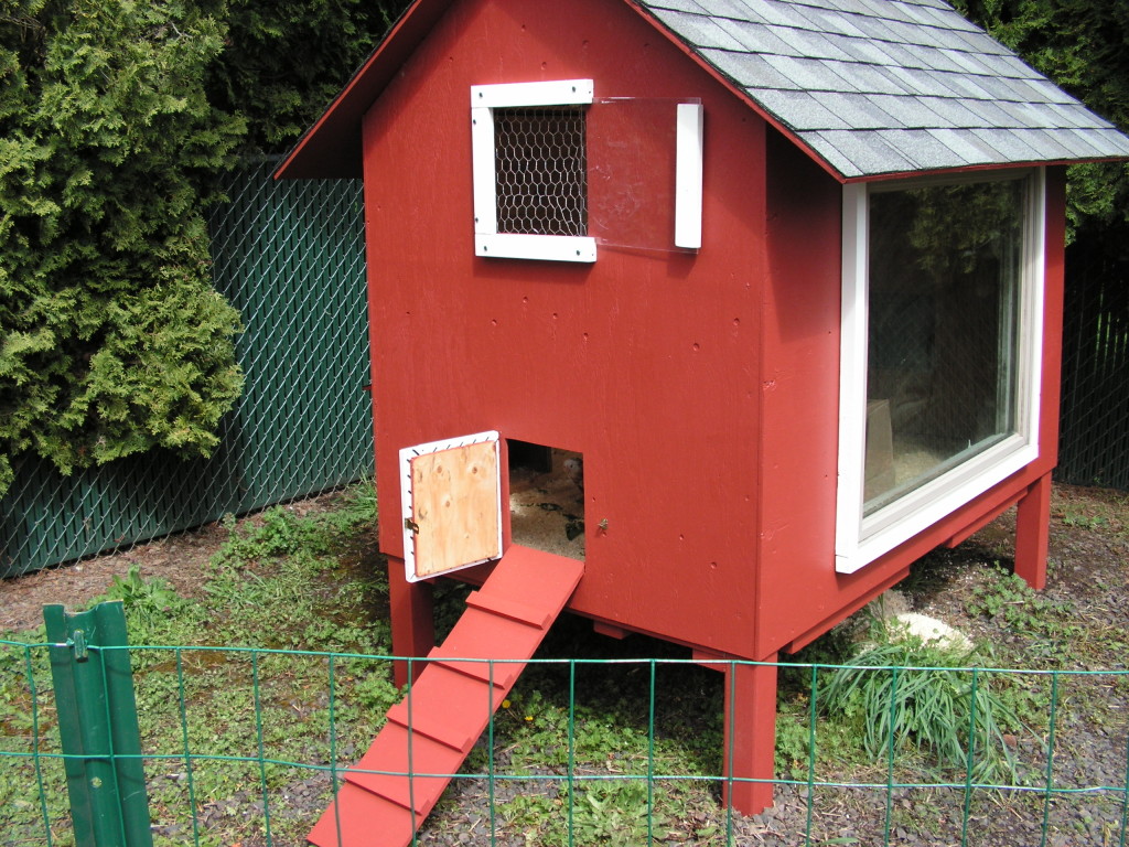 Our DIY Hen House Fibonacci Style - VegetableGardenHub.com